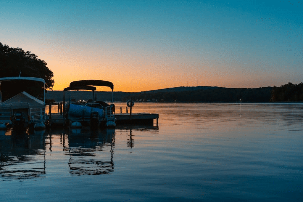 Top 5 Lakes and Lake Adventures in the Poconos - Hyatus Stays